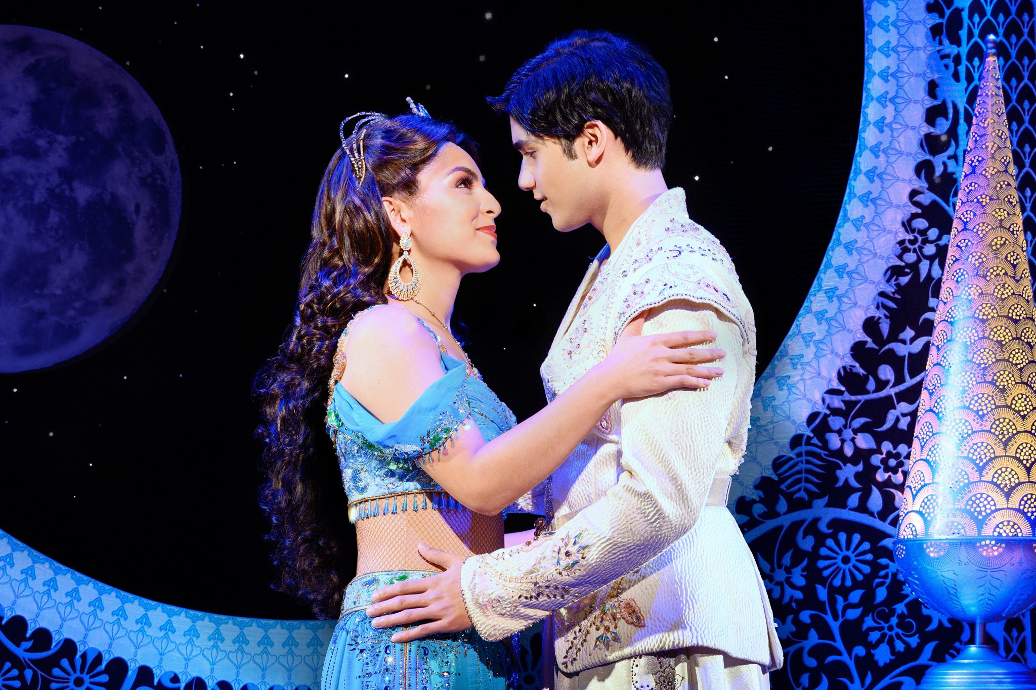 ‘Aladdin’ musical boasts a whole new world of magic