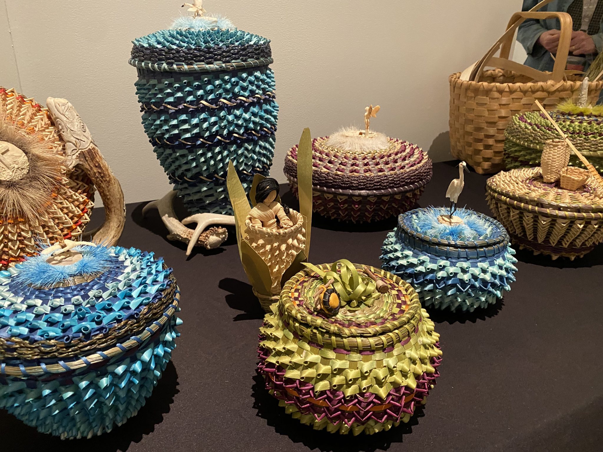 SU Art showcases Haudenosaunee culture and basketry