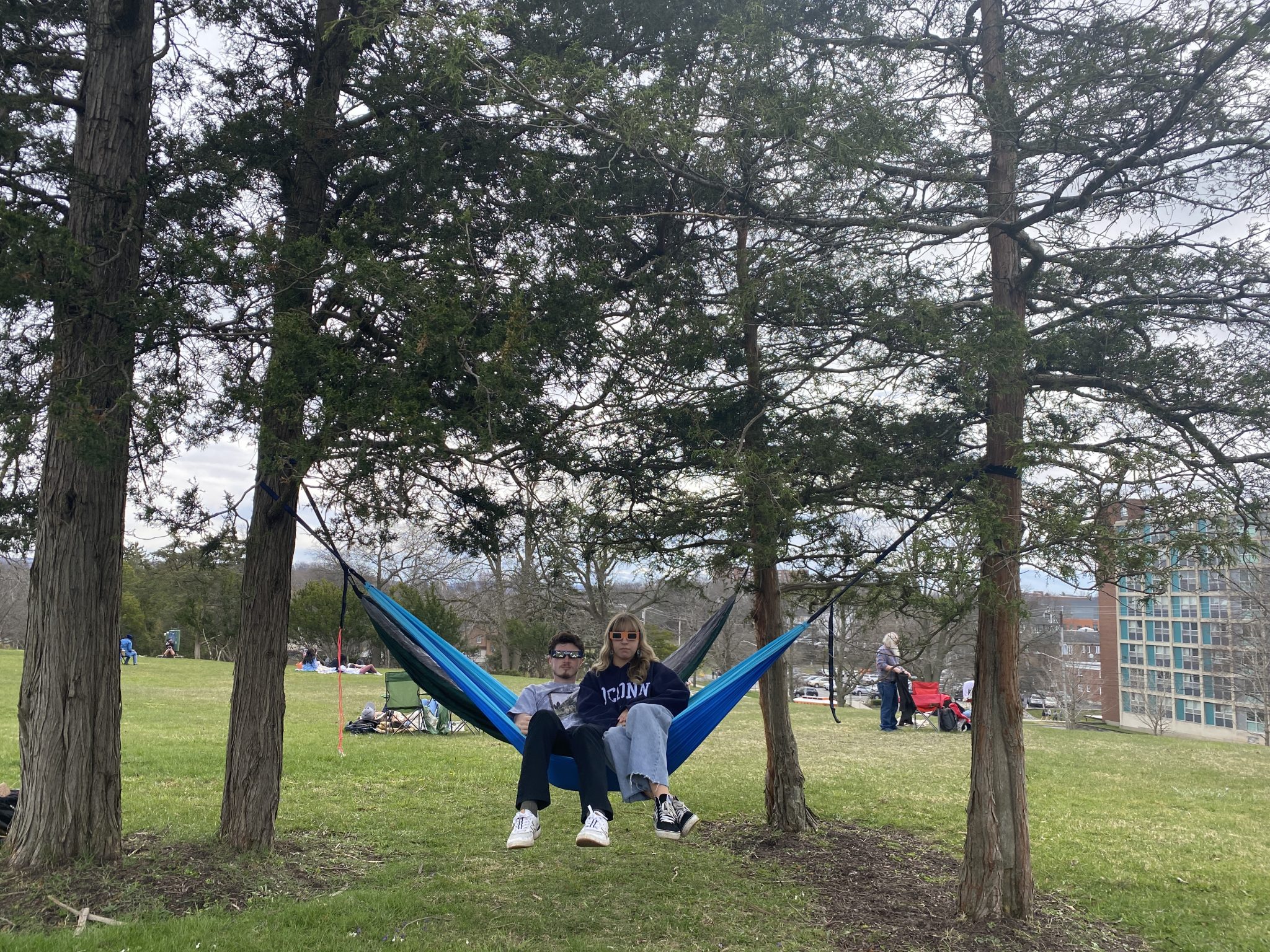 Couples plan once-in-a-lifetime “eclipse dates”