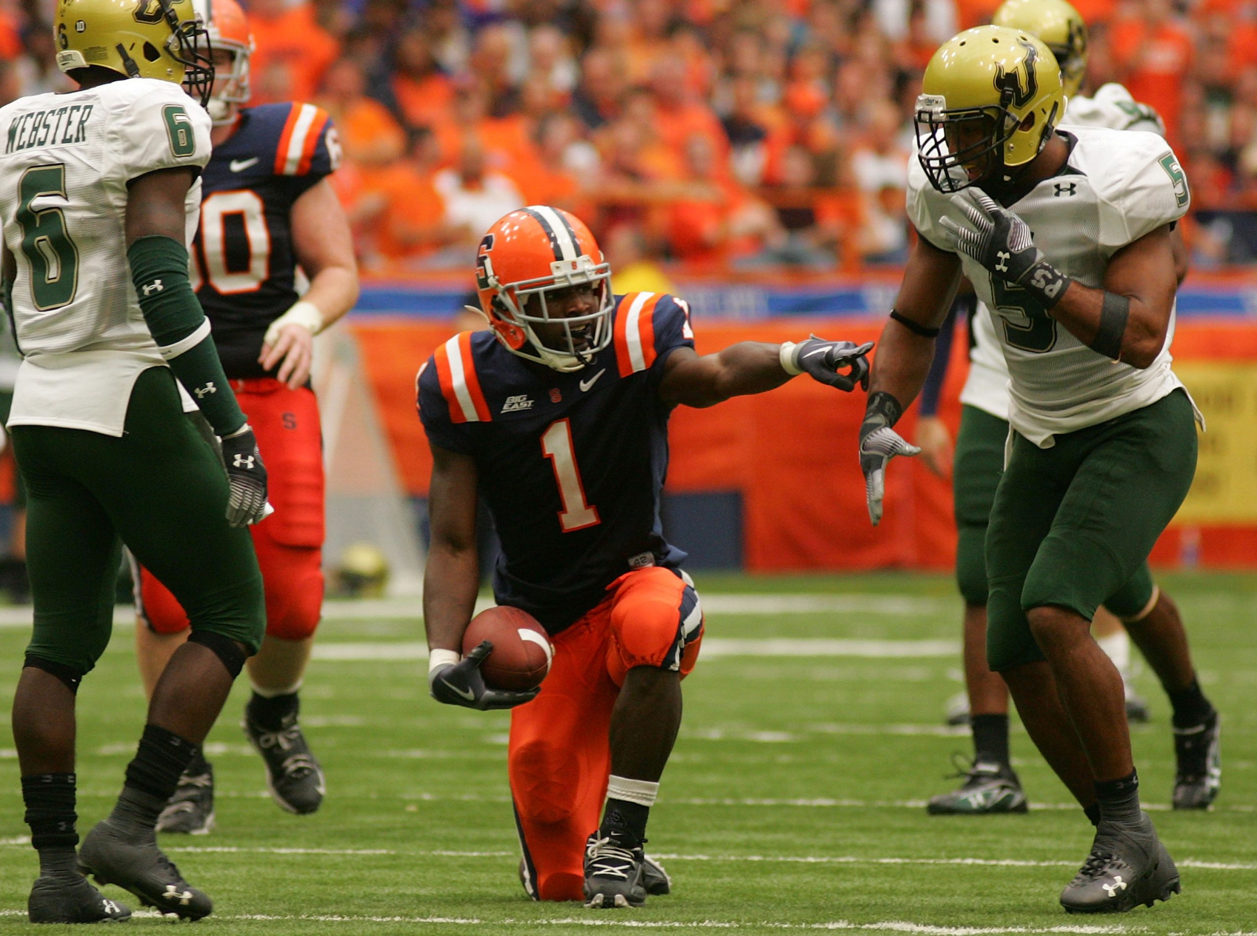 Ex-SU and NFL wide receiver Mike Williams dies